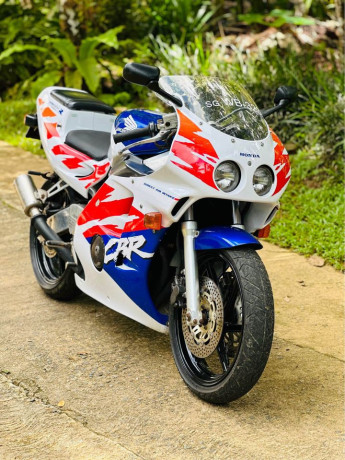 Honda cbr gullarm 250 2011, Galle