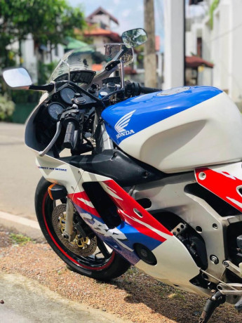 Honda cbr 250 gullarm 2016, Galle