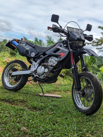 Kawasaki D tracker 250 2009, Galle