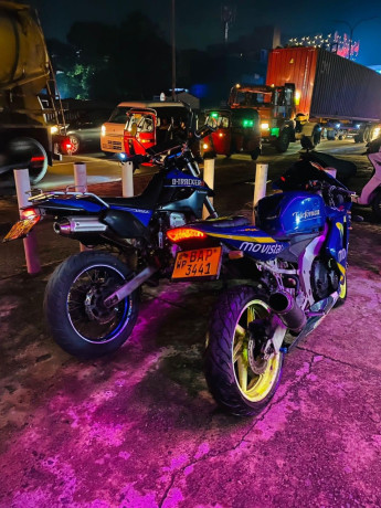 Honda cbr 250 gullarm 2013, Colombo