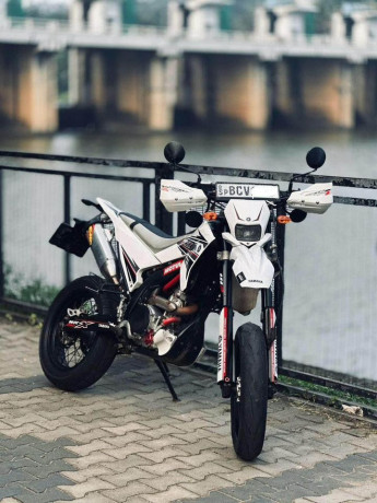 Yamaha WRX 250 2015, Matale