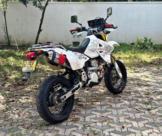 Suzuki DRZ 400 SM 2016, Kadawatha