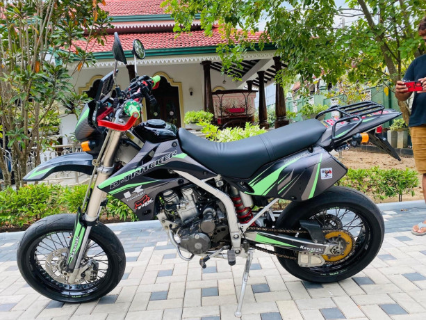 Kawasaki D tracker 250 2023, Pannala