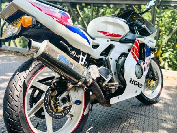Honda cbr 250 gullarm 2015, Ambalangoda