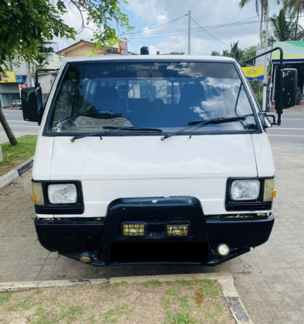Mitsubishi l300, Colombo