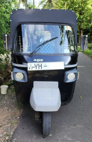 Piaggio threewheel, Horana South