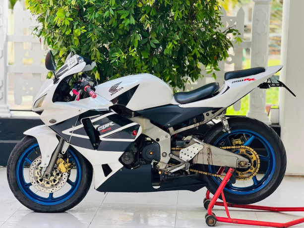 Honda cbr 250 gullarm 2015, Ja Ela