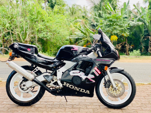 Honda CBR 250 GULLARM 2005, Tissamaharama