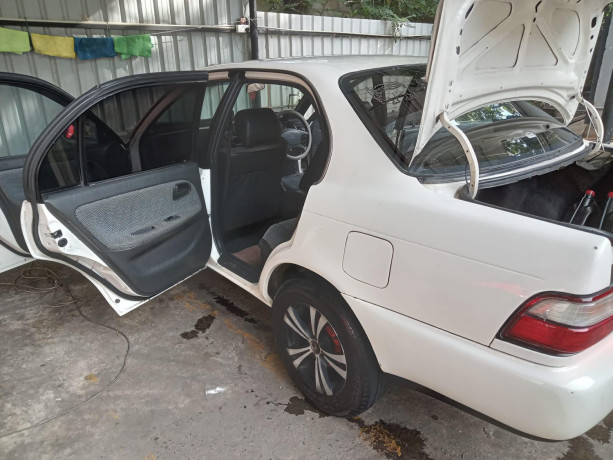 Toyota corolla AE100, Colombo