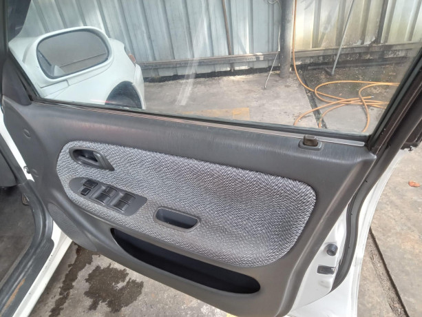 Toyota corolla AE100, Colombo