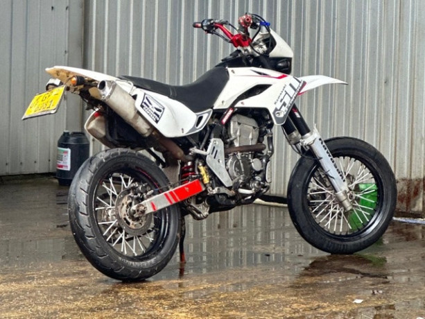 Kawasaki D tracker 250 D2, Kadawatha