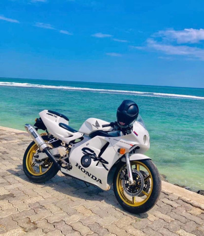 Honda CBR 250 gullarm 2008, Matara