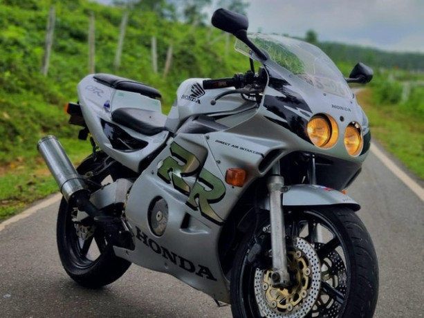 Honda cbr 250 gullarm 2009, Padukka