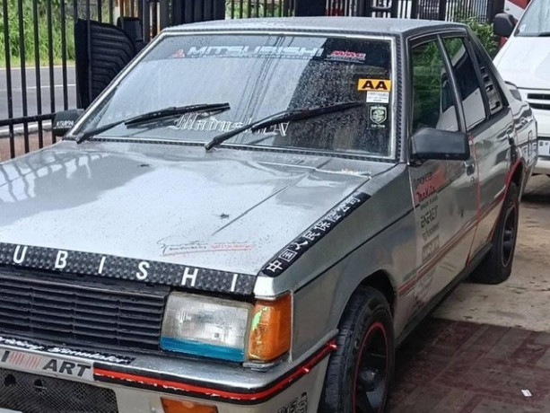 Mitsubishi lancer box, Colombo