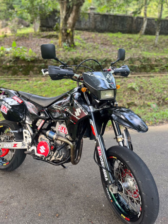 Suzuki DRZ 400 2015, Galle