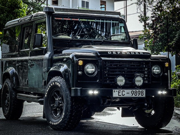 Landrover defender 110, Kaduwela