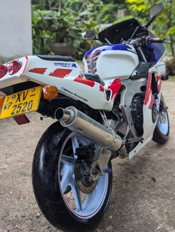 Honda CBR 250 Gullarm 2012, Gampaha