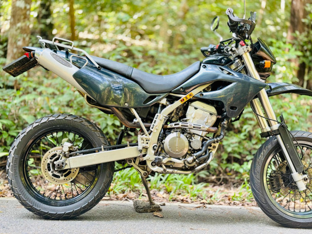 Kawasaki D tracker, Mirigama