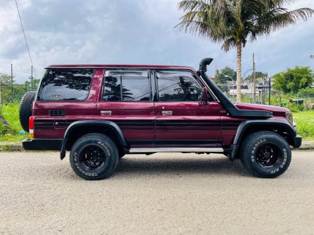 Toyota Landcruiser Box Prado, Kandy