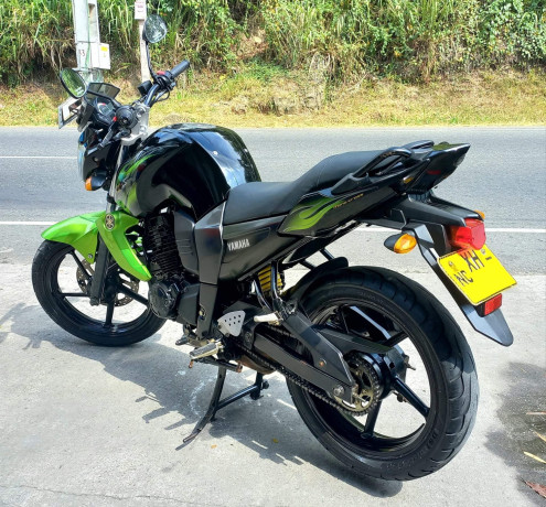 Yamaha fz v1 2011, Kandy