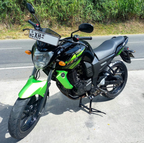 Yamaha fz v1 2011, Kandy